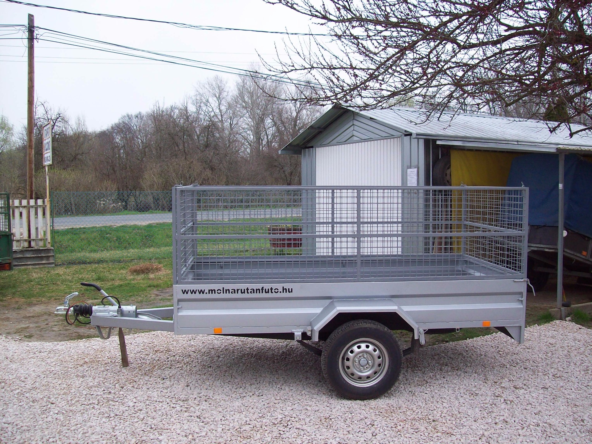 Molnar-utanfuto-kolcsonzo